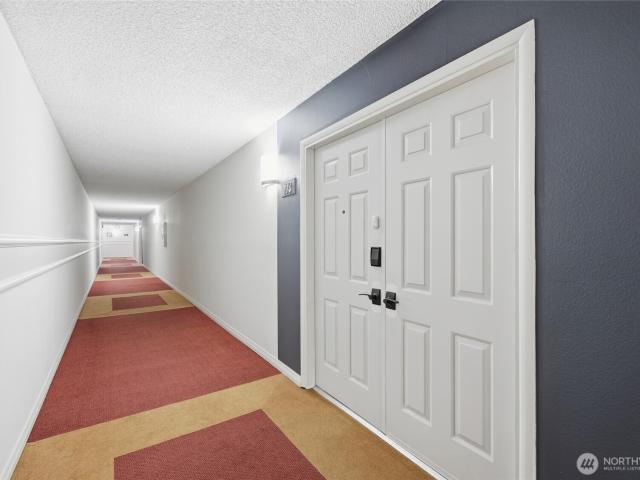 2565 Dexter Ave N, Unit 103, Seattle, WA 98109 | MLS #2512 | Compass