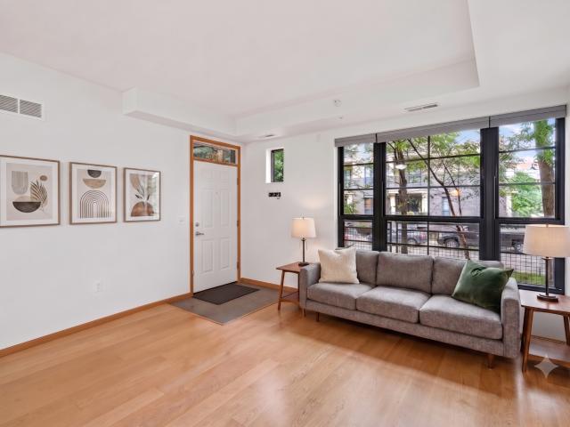 2565 Franklin Avenue # 102
