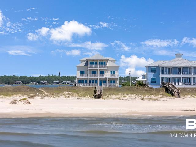 2565 West Beach Blvd