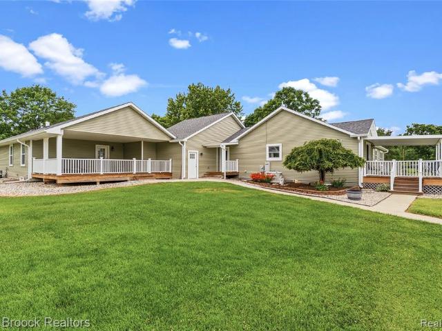 2566 N 5 Mile Road