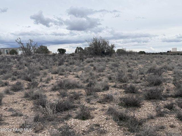 25672 N Lopez Dr, Paulden, AZ 86334