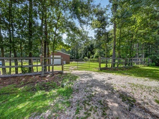 25676 Forest Ln, Cleveland, TX 77328