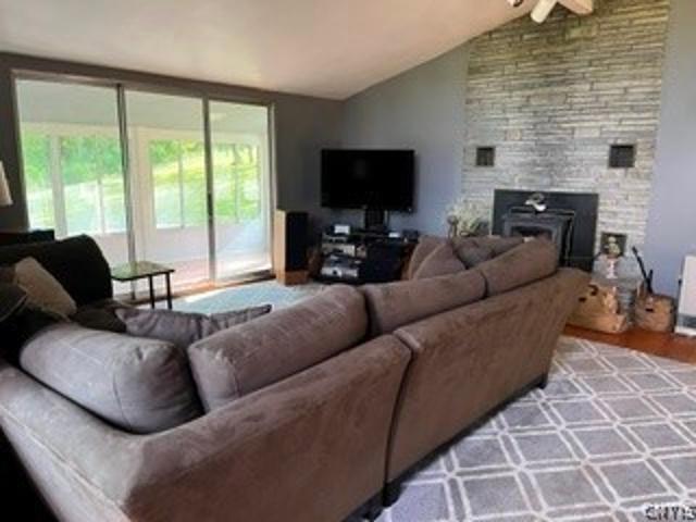 2567 Lake Moraine Road