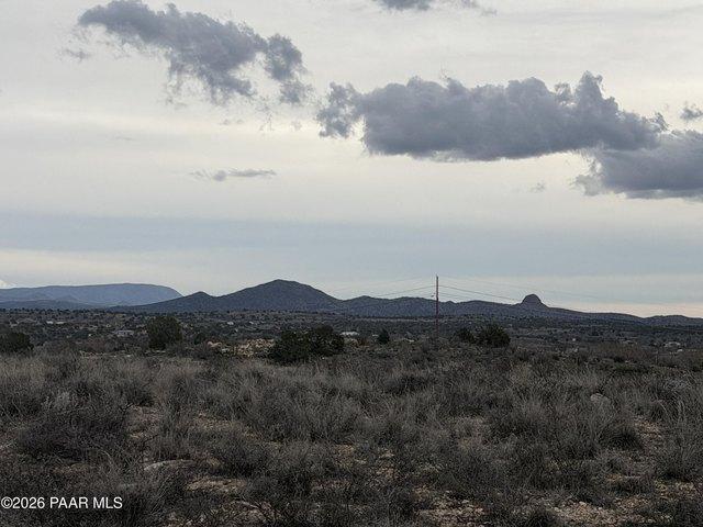 25688 N Lopez Dr, Paulden, AZ 86334