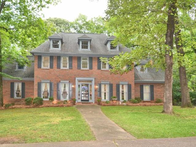 2568 Dolly Ridge Rd, Vestavia Hills, AL 35243