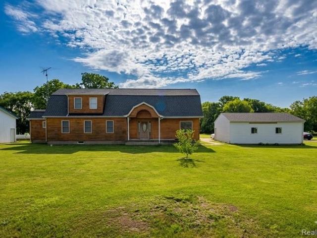 2568 Valentine Rd, Mayfield, MI 48446