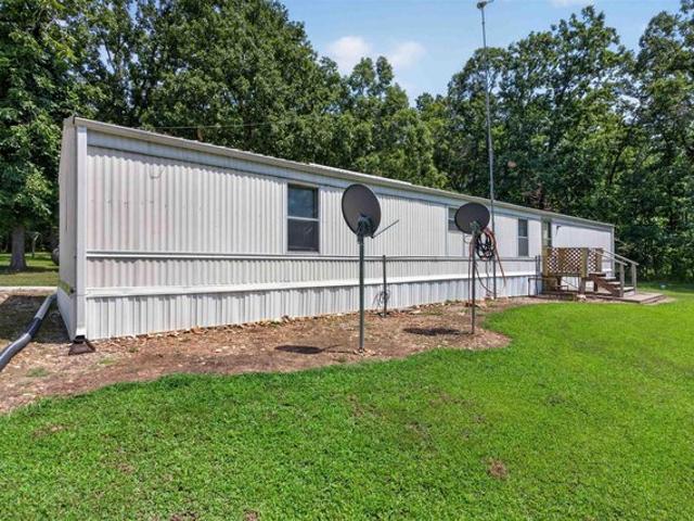 25694 Chokecherry Ln, Warsaw, MO 65355