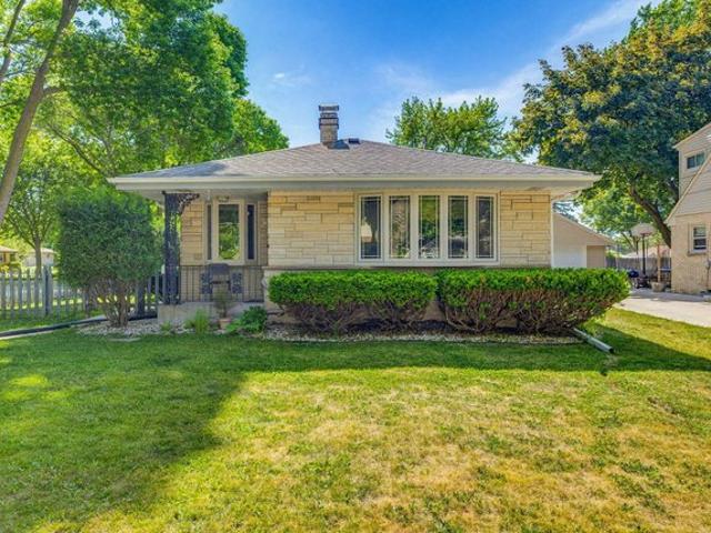 2569 S 97th St, West Allis, WI 53227