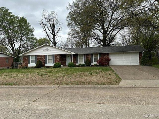 2560 Meadow Ln, Cape Girardeau, MO 63701