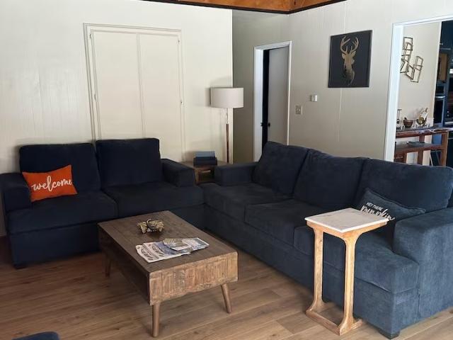 2560 Oak