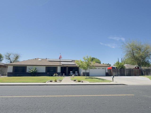 2560 Chestnut St, Hanford, CA 93230