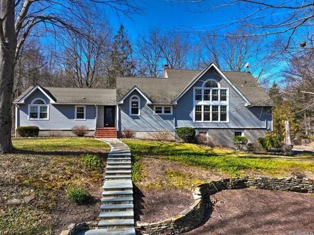 2560 Congress St, Fairfield, CT 06824