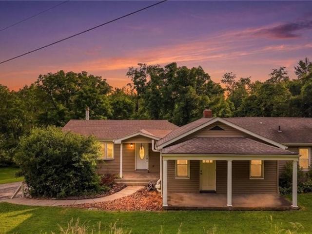 2560 Pleasant Valley Rd, Murrysville, PA 15668
