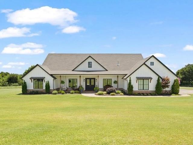 2560 S Sara Ave, Blanchard, OK 73010