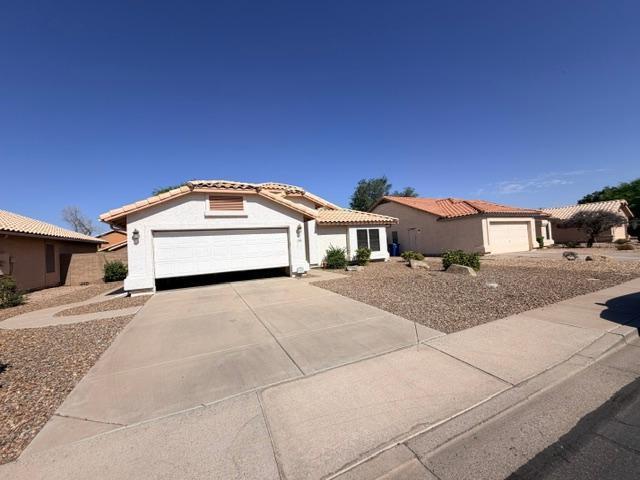 2560 S Vineyard