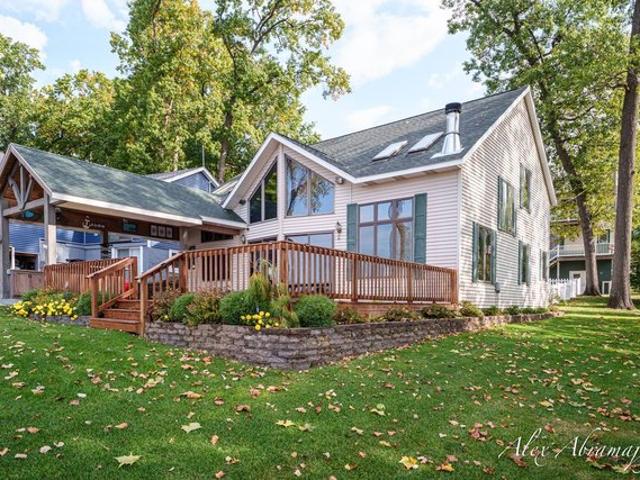 2560 Seymour Dr, Shelbyville, MI 49344