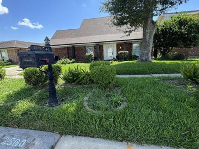 2560 Vulcan St, Harvey, LA 70058