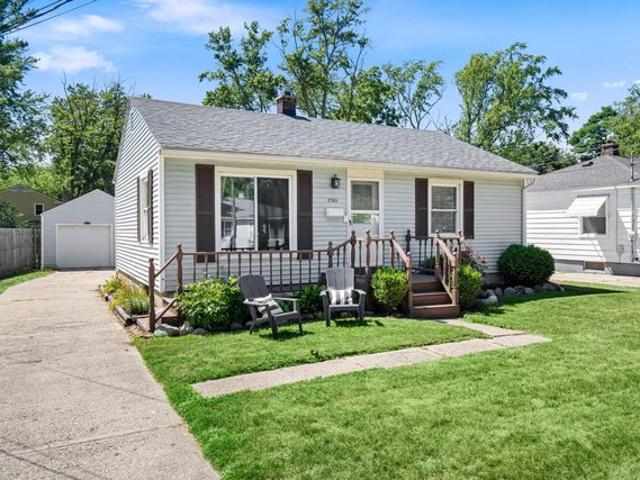 2561 Taft Ave SW, Wyoming, MI 49519