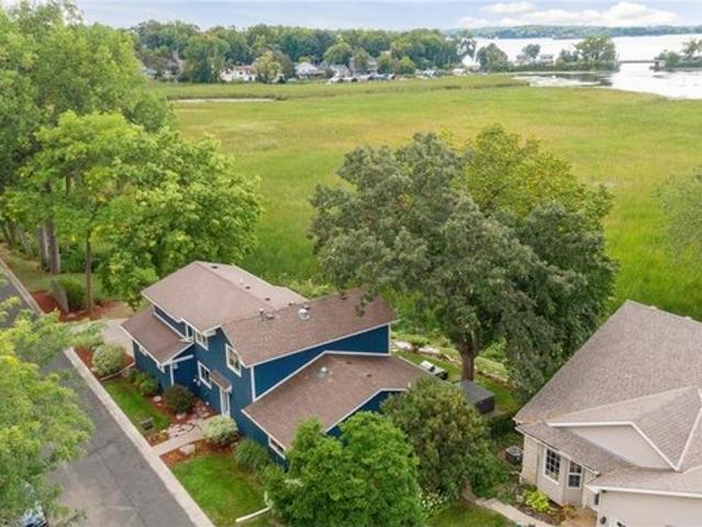 2561 Wexford Ln, Mound, MN 55364