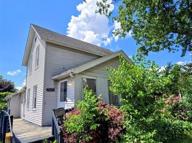25621 Send St, Roseville, MI 48066