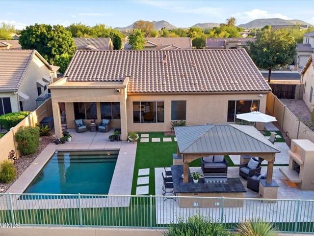 25627 N Hackberry Dr, Phoenix, AZ 85083