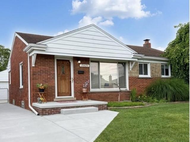 25625 Ronald St, Roseville, MI 48066