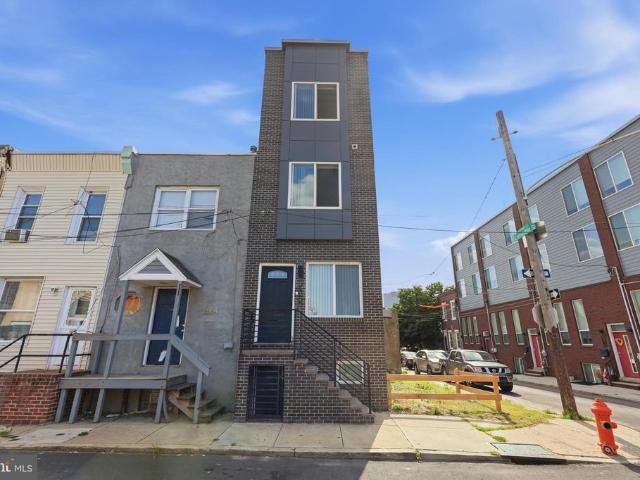 2562 E Auburn Street