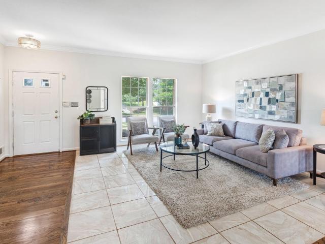 2562 Grayton Lane