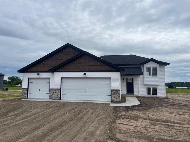 2562 st Ave NW, Cambridge, MN 55008