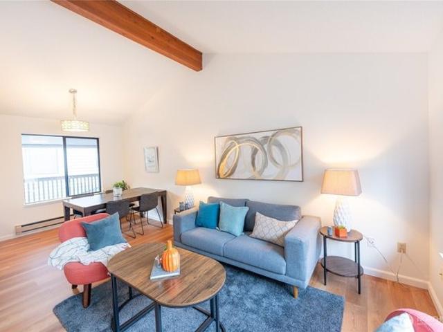2562 Thorndyke Ave W Apt 405, Seattle, WA 98199
