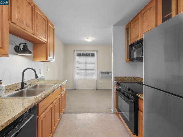 2562 Walnut Blvd 68