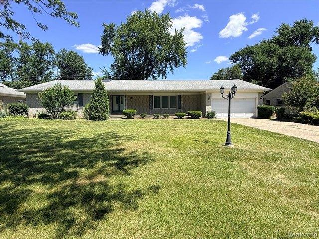 25630 Woodvilla Pl, Southfield, MI 48075
