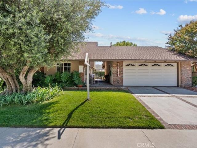 25631 Bellerive Dr, Valencia, CA 91355