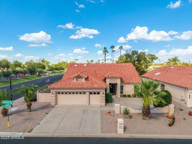 25631 S Howard Dr, Sun Lakes, AZ 85248