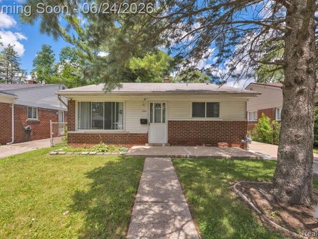 25636 Norfolk St, Dearborn Heights, MI 48125