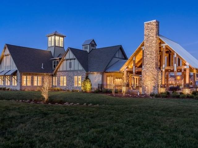 2563 Buckner Ln, Thompsons Station, TN 37179