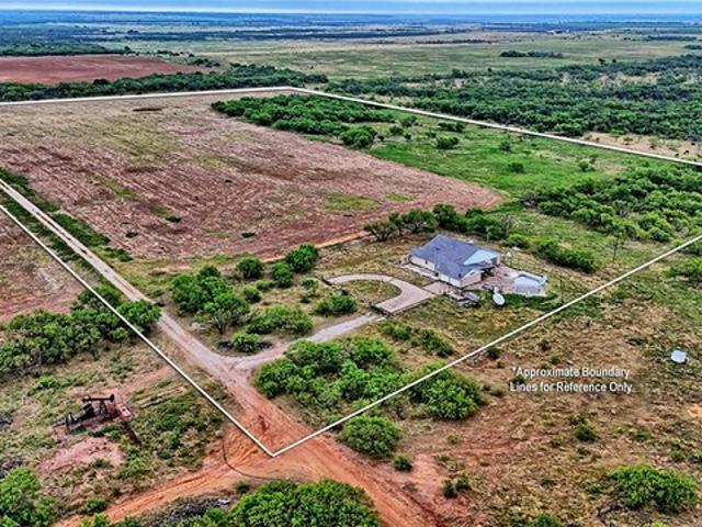 2563 Raymond Edwards Rd, Henrietta, TX 76365