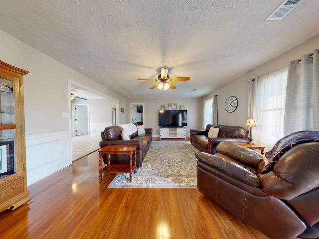 2563 Schoolhouse Hill Road