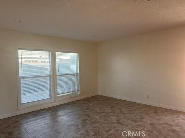 2563 W. Cressent