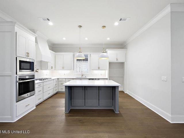 256 Caroline Boulevard