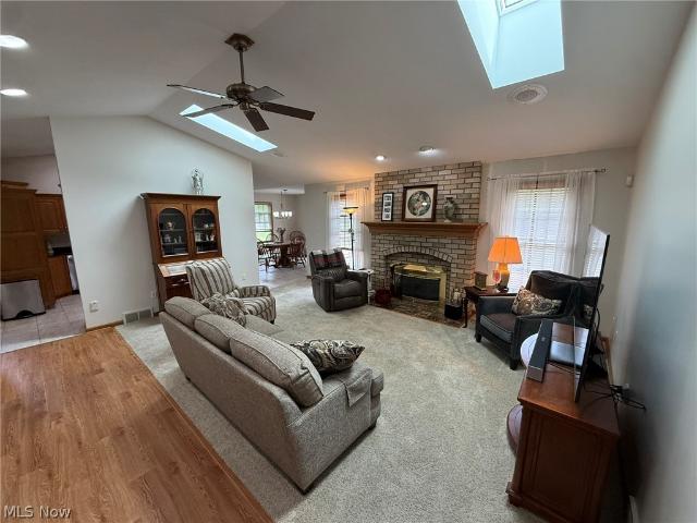 256 Clarence Drive SE