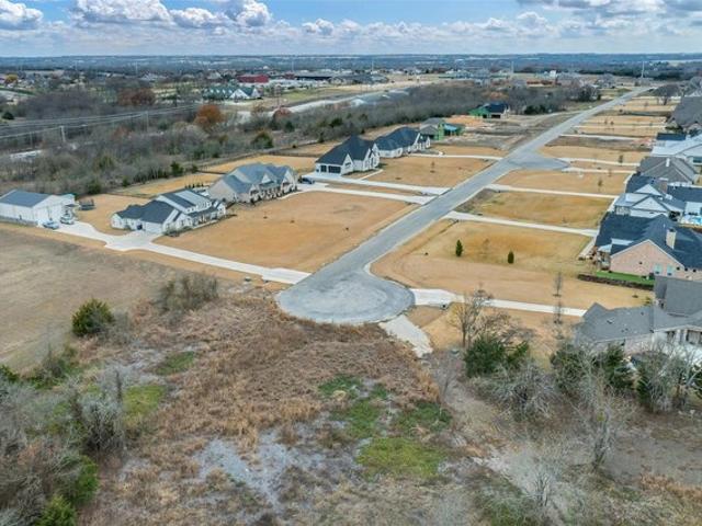 256 Blackthorn Dr, Van Alstyne, TX 75495