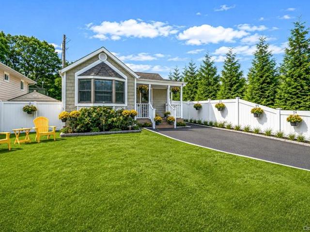 256 Deer Rd, Ronkonkoma, NY 11779