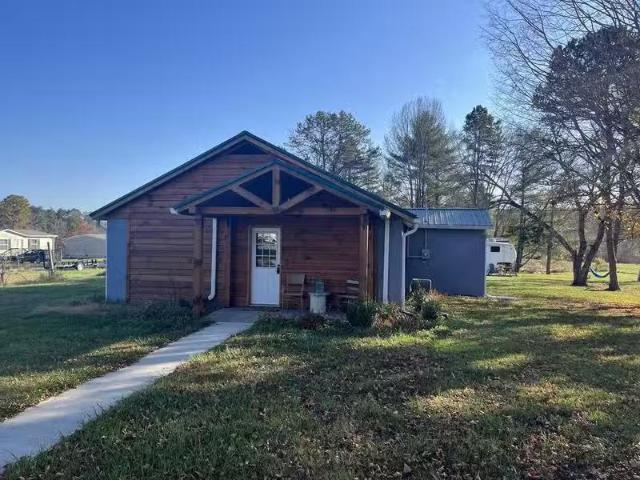 256 Hoots Drive Henderson County cottage 256 Hoots Dr