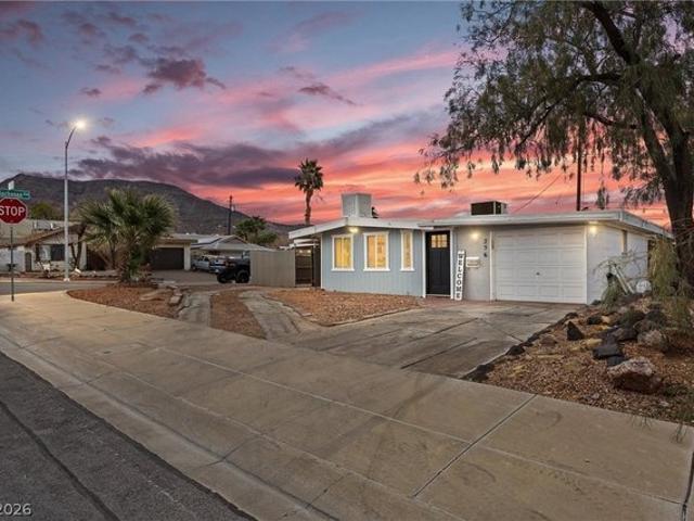 256 Hillcrest Dr, Henderson, NV 89015