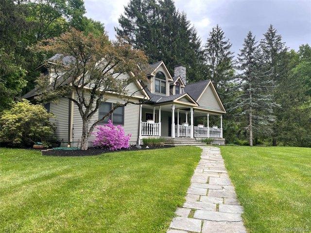 256 Overlook Rd, Poughkeepsie, NY 12603