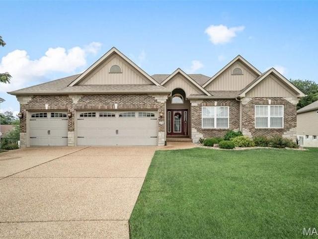 256 Mason Glen Dr, Lake Saint Louis, MO 63367