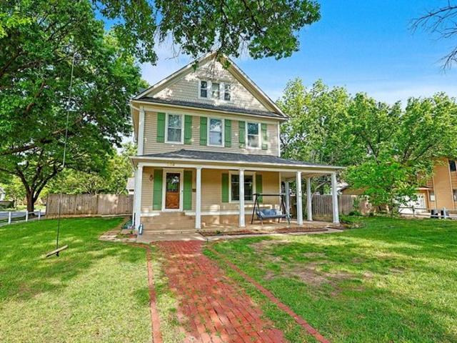 256 N Roosevelt Ave, Wichita, KS 67208