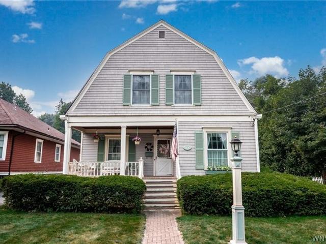 256 Pleasant Ave, Hamburg, NY 14075