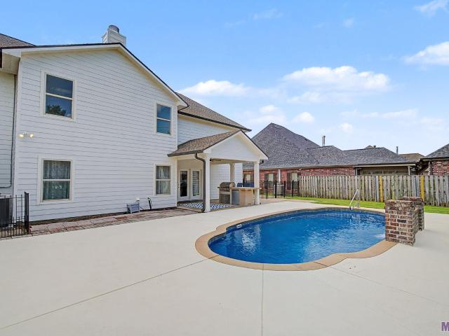 256 Riverwood Dr, Houma, LA 70360 | MLS #BY2026001